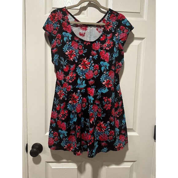 d&co | Tops | Gabby Style Size 2w Blackmulticolor Floral Sleeveless ...